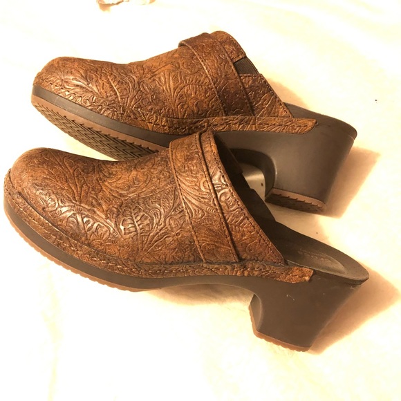 CROCS | Shoes | Crocs Sarah Tooled Clog Brown Triple Comfort Clog ...